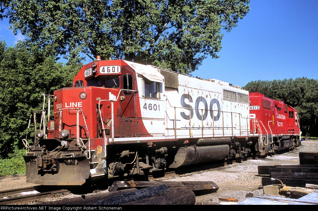 Soo 4601 CP 4513 Resting